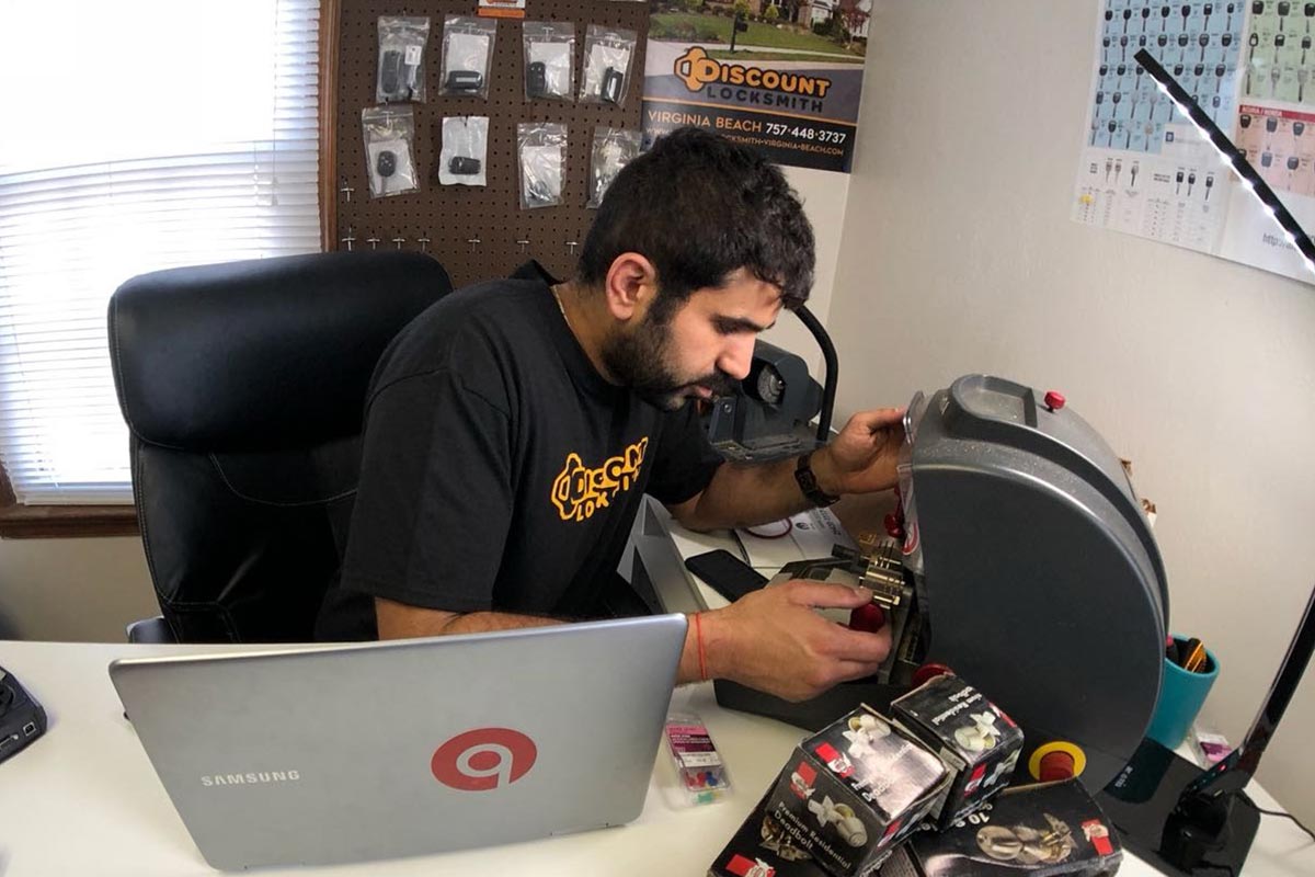 Discount Locksmith in Virginia Beach | Call Now (757) 448-3737